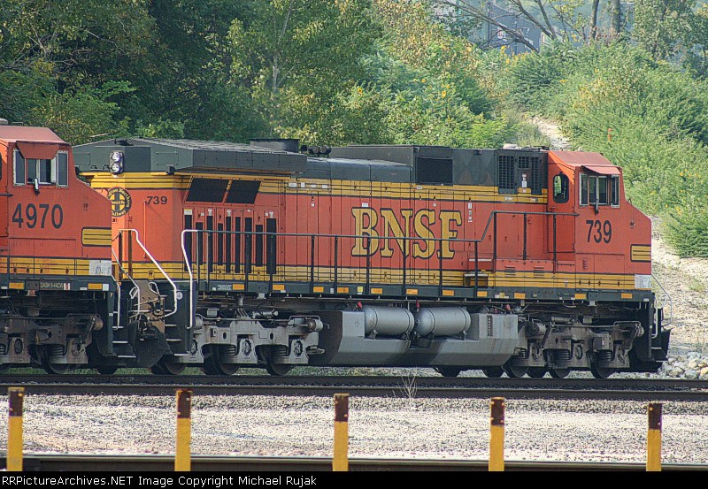 BNSF 739